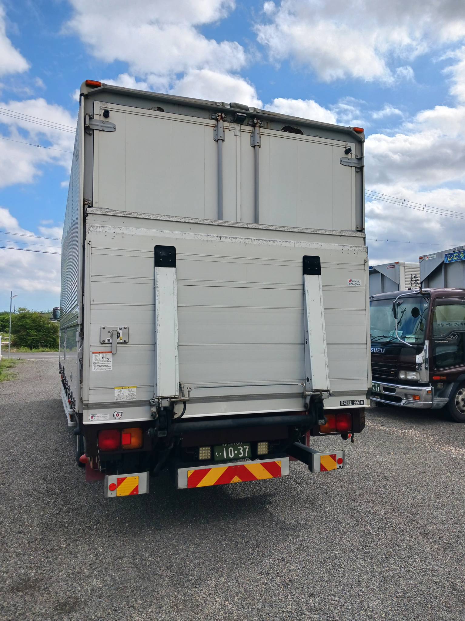 車両情報｜株式会社支合